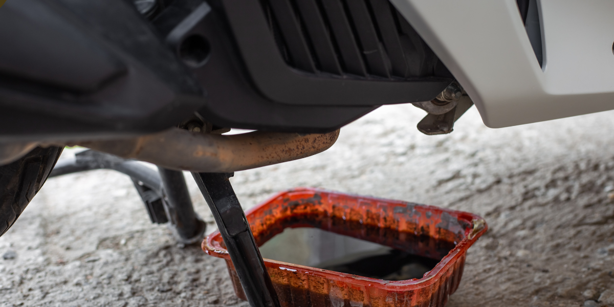 Thay Dầu Xe Máy Bao Nhiêu Tiền? Bảng Giá Chi Tiết 2025 - Nhotpowerup.com